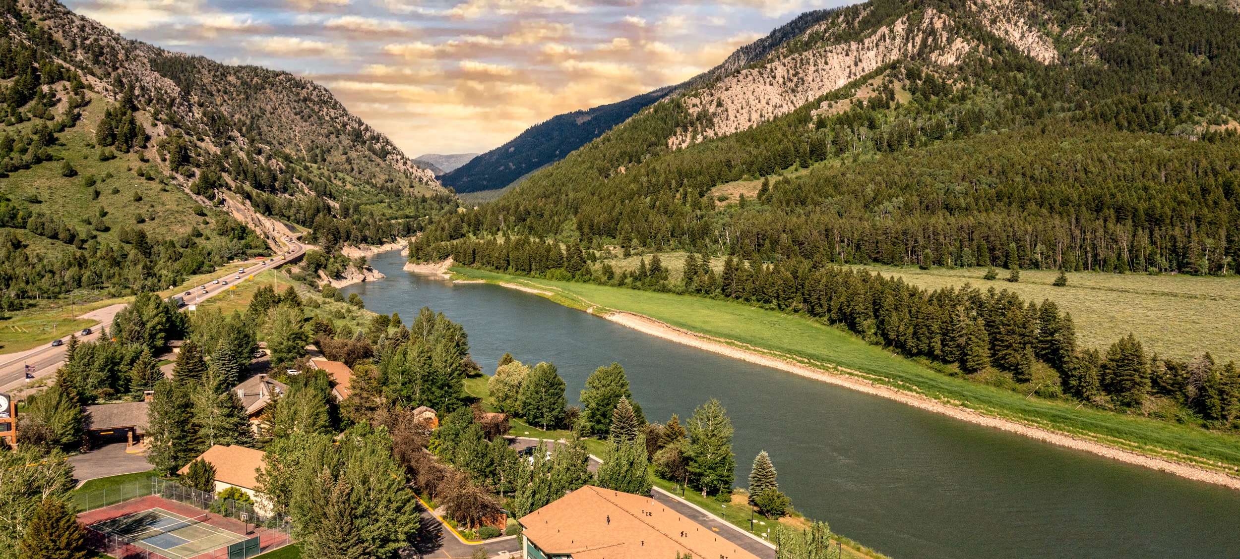 Flying Saddle Resort | Hotel in Alpine, Wyoming Near Jackson Hole